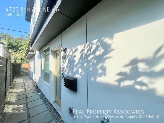 8 BR, 2.5 BA Apartment 4725 8th Ave NE, Seattle, WA 98105
