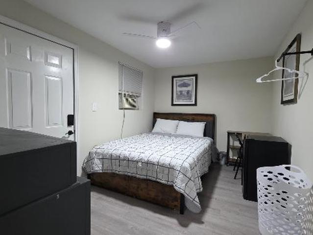 8 Br, 2 bath, Single Family 1343 Poppy Ave