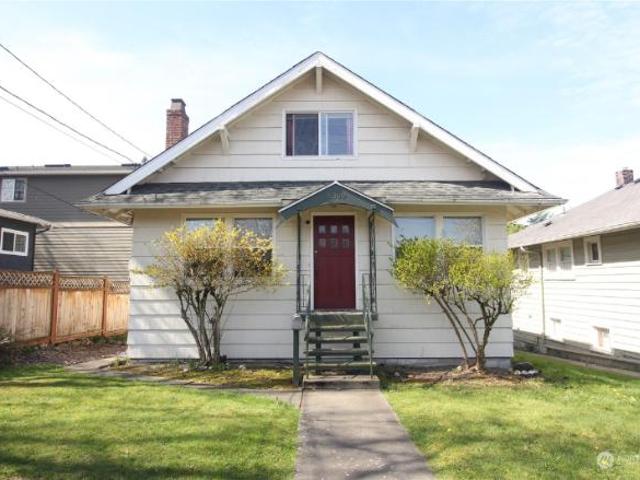 8 Br, 2 bath, Single Family 5309 7th Ave NE