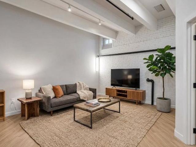 8 Br, 3 bath, Condo 1205 Brandywine St