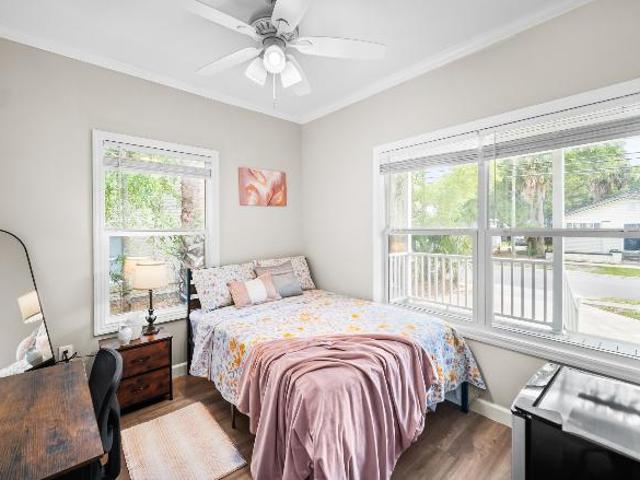 8 Br, 3 bath, Single Family 1535 Van Buren St