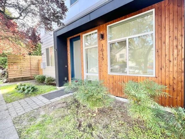 8 BR, 3 BA Apartment 1015 NE 55th St, Seattle, WA 98105