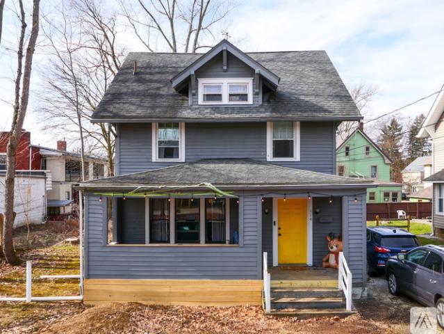 8 BR, 3 BA Apartment 114 Linden Rd, Kent, OH 44240