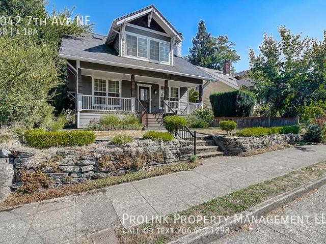 8 Br, 5 bath, Single Family 5042 7th Ave NE