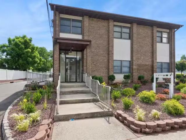 8 Brant Ave, Unit 1, Clark, NJ 07066