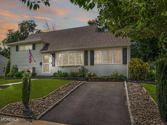 8 Bradford Rd, East Brunswick, NJ 08816
