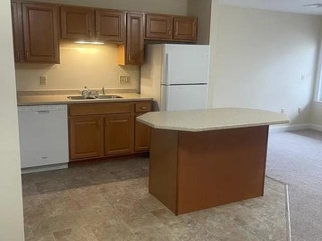 8 Braemoor Woods Rd, Salem, NH 03079