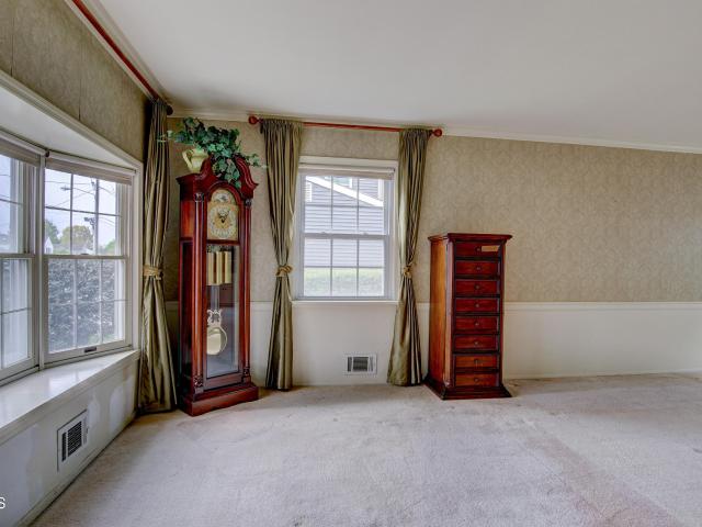 8 Brentwood Avenue