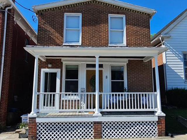 8 Broadway Street E