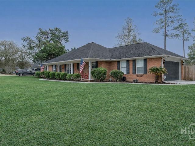 8 Cameron Court W
