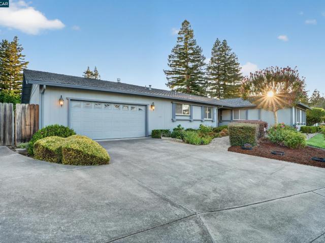 8 Casey Glen Ct