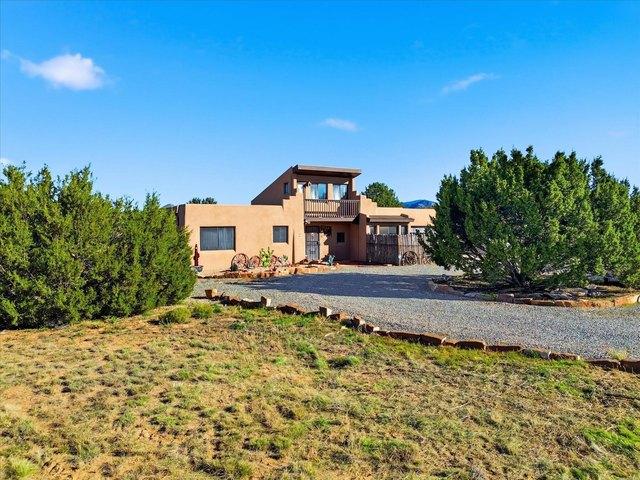 8 Carlito Rd, Santa Fe, NM 87508