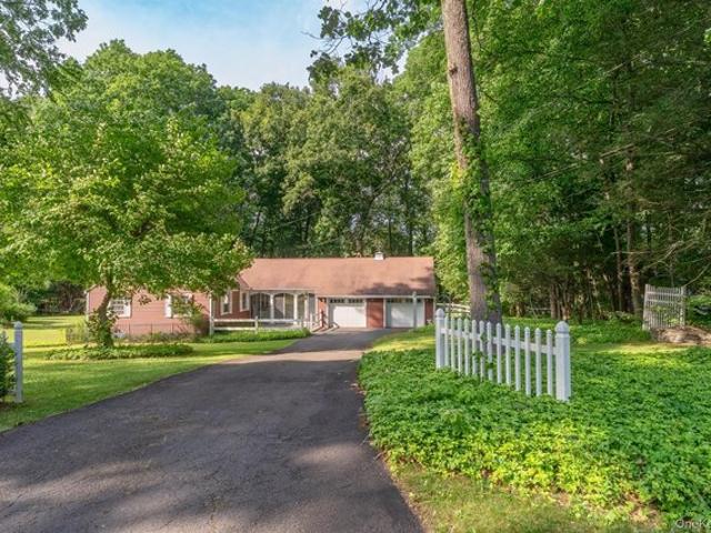 8 Carroll St, Tillson, NY 12486