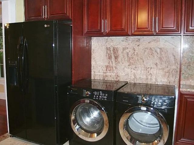 8 Caton Ter, Caldwell, NJ 07006