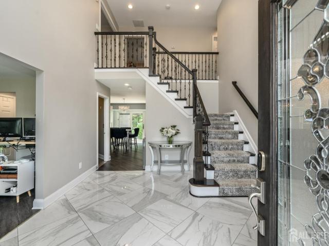 8 Cecilia Court