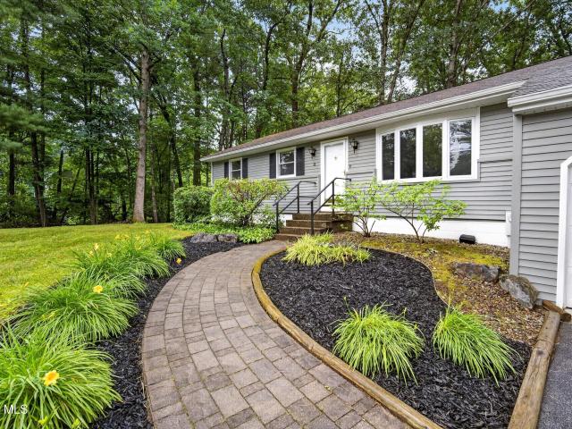 8 Cedarcrest Drive