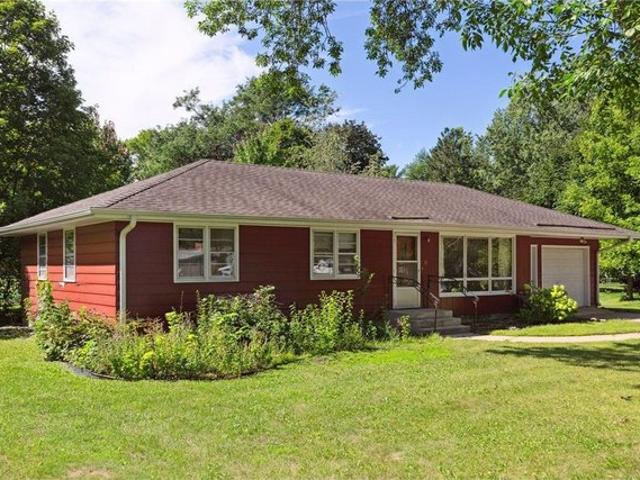 8 Central Ln, Northfield, MN 55057