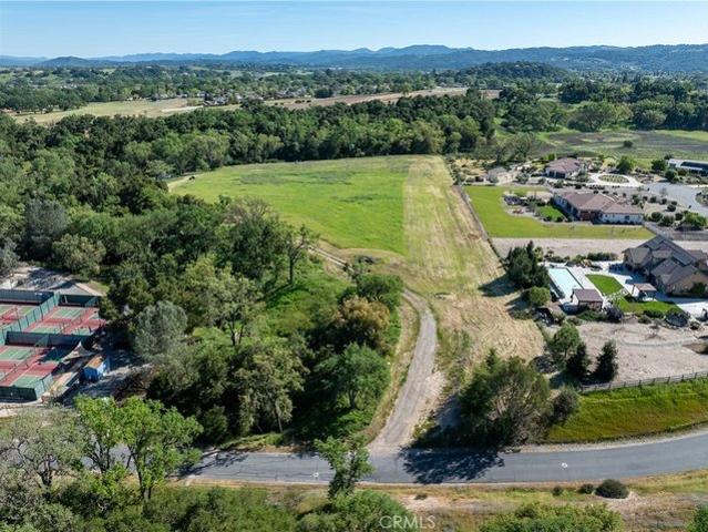 8 Championship Ln, Templeton, CA 93465