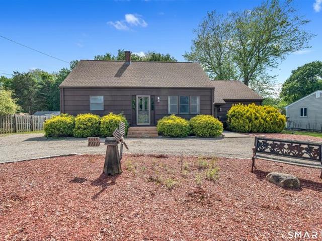 8 Chapel Hill Rd, Montville, CT 06370