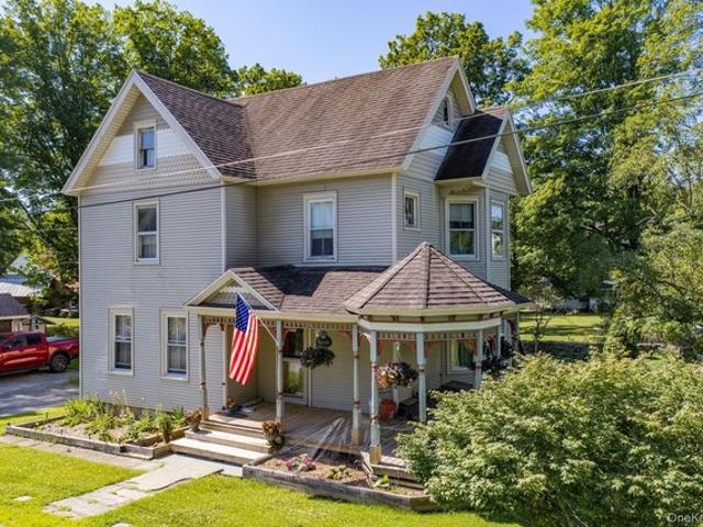 8 Chapel St, Jeffersonville, NY 12748