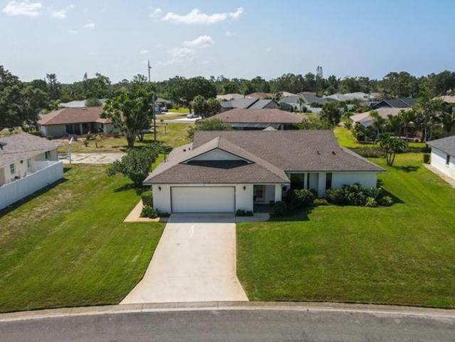 8 Charleston Cir, Englewood, FL 34223