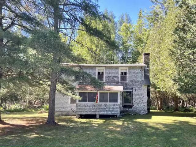 8 CHELLIS RD, LONG LAKE, NY 12847 Single Family Residence For.