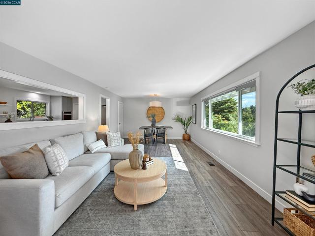 8 Cherry Hills Court