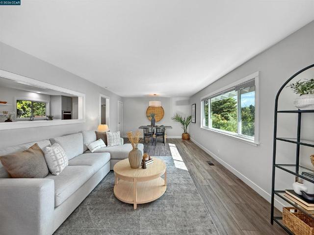 8 Cherry Hills Court