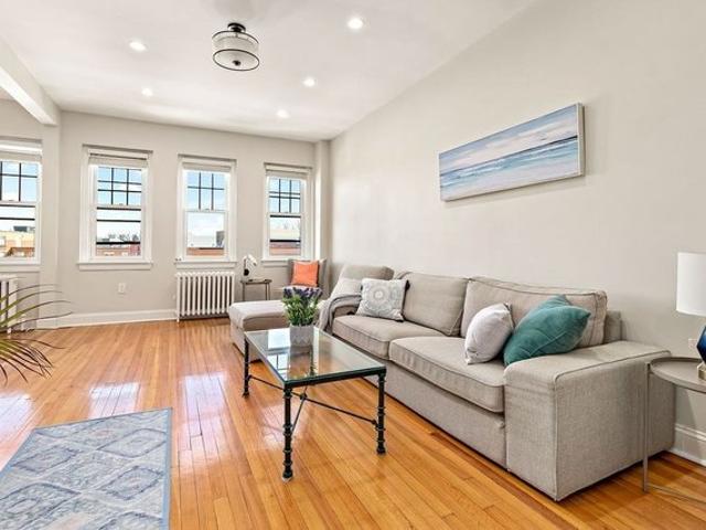 8 Chiswick Rd Apt 31, Boston, MA 02135