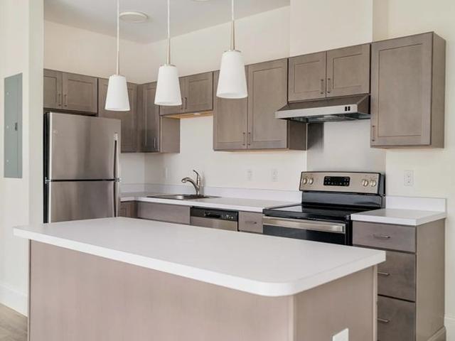 8 Clifford St, Roxbury, MA 02119