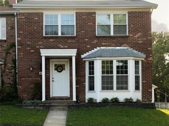 8 Coach Ct, Saint Peters, MO 63376