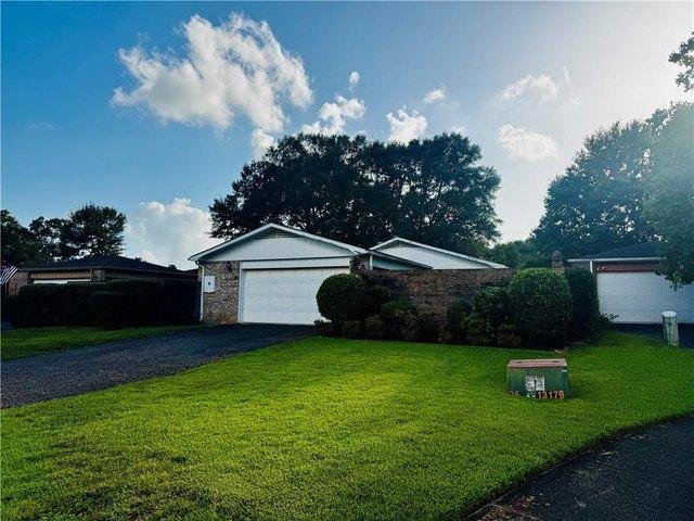 8 Cobblestone Way W, Mobile, AL 36608