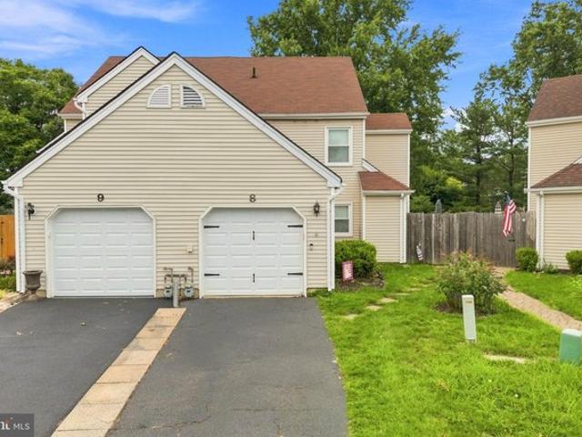 8 Cooper Ct, Freehold, NJ 07728