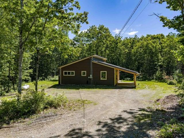 8 Cooper Ridge Rd, Belfast, ME 04915