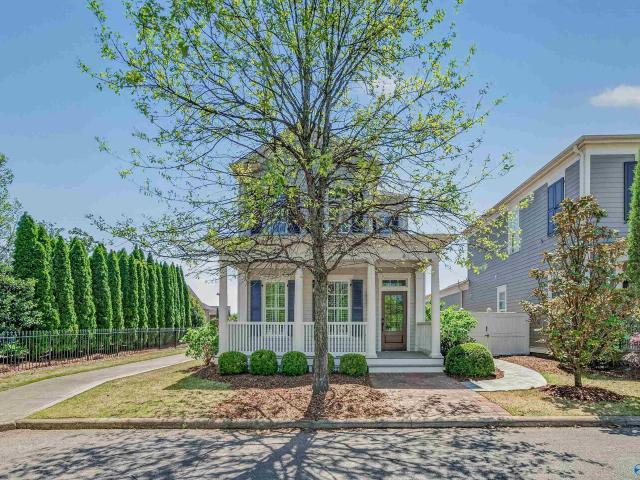 8 College Hill Circle NW