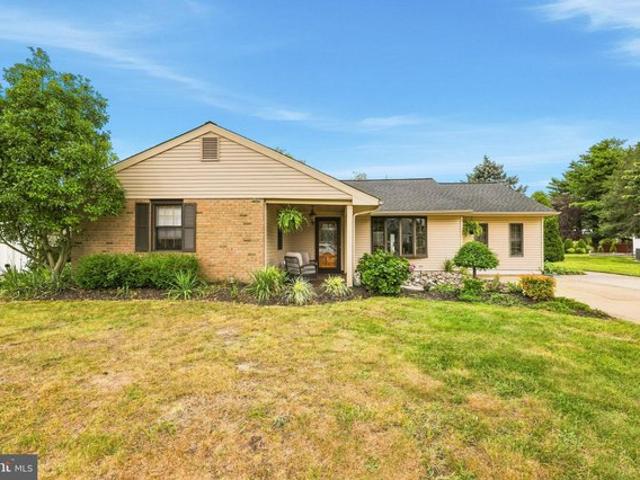 8 Collins Ln, Sewell, NJ 08080