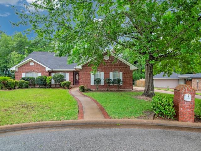 8 Columbia Ct, Lufkin, TX 75901 | MLS #30301 | Compass