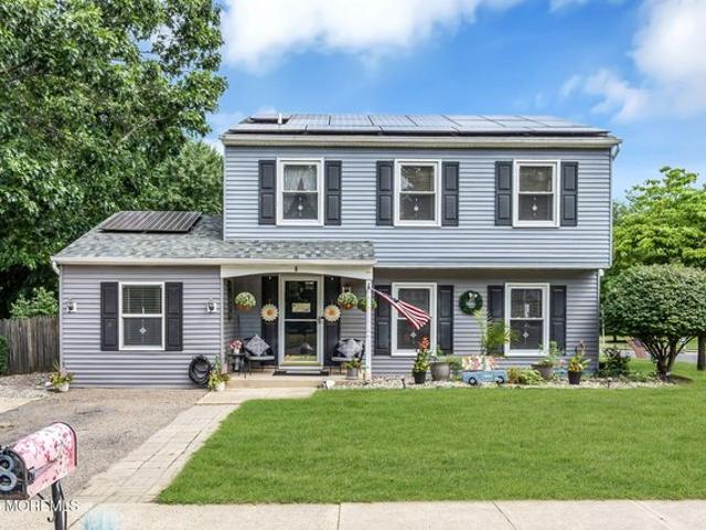 8 Concord Cir, Howell, NJ 07731