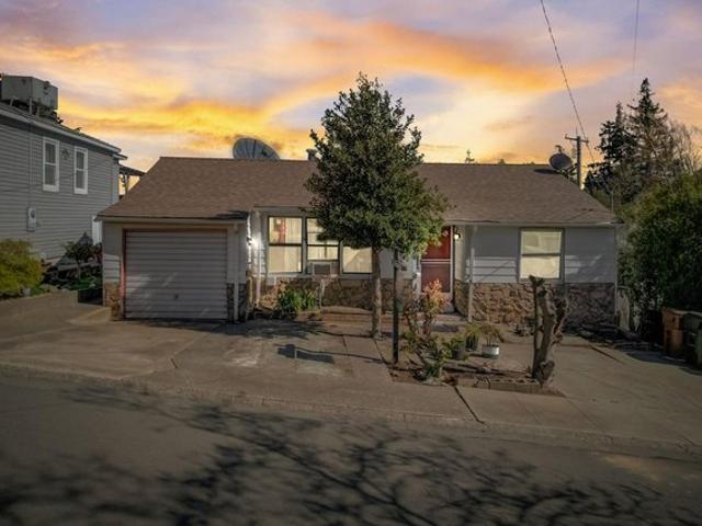 8 Corte Dorado Ct, Benicia, CA 94510