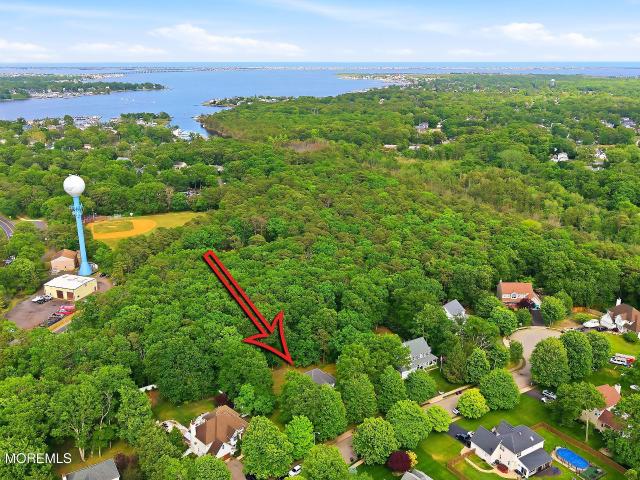 8 Country Woods Lane