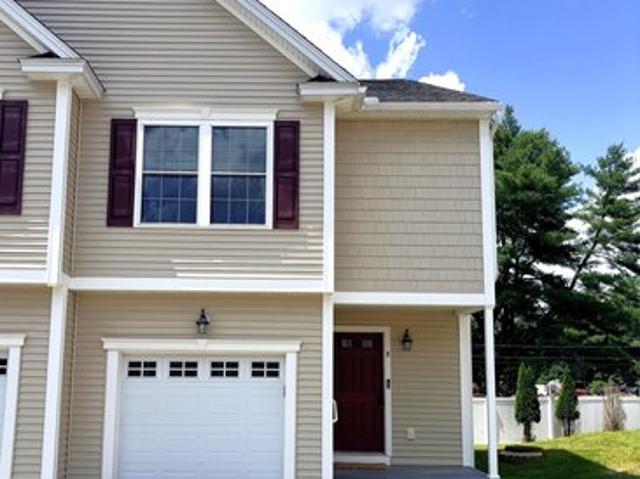 8 Cranberry Way, Manchester, NH 03109