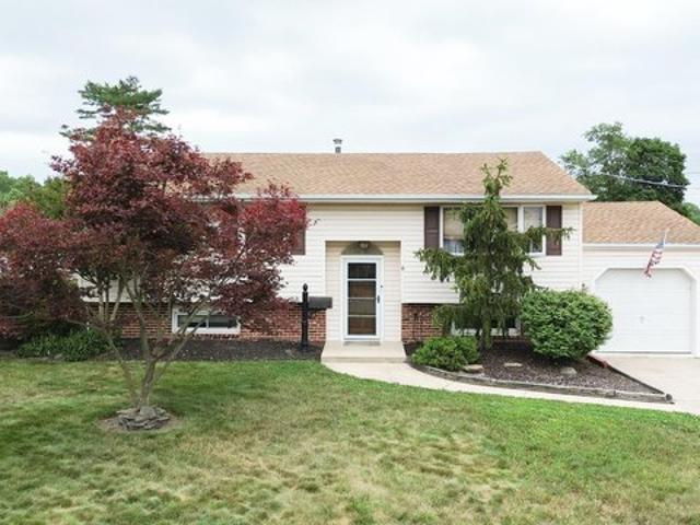 8 Craig Dr, Clementon, NJ 08021