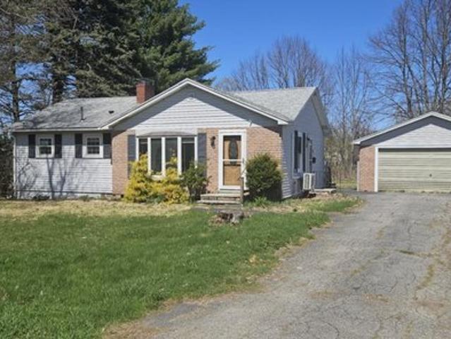 8 Crescent St, Brewer, ME 04412