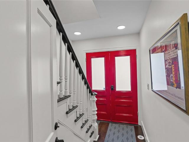 8 Cross Street 1