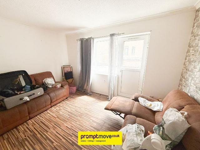 8 Crown Court, Inkerman Street Luton LU1, 2 bed property to rent, £1,200 pcm | PrimeLocation