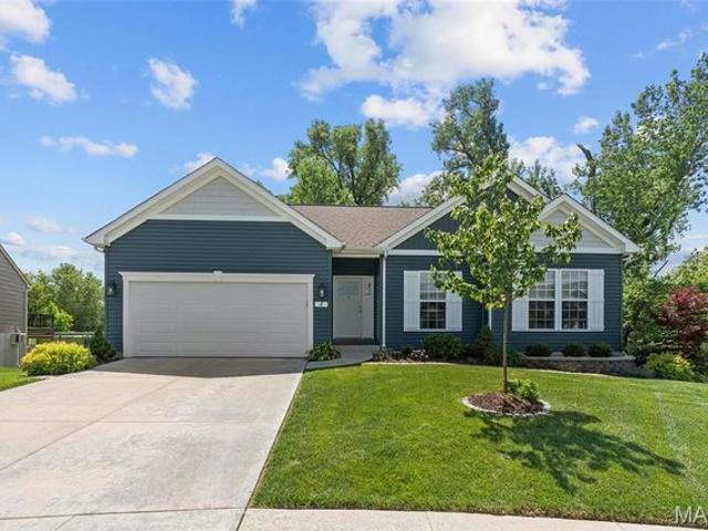 8 Crystal Spring Ct, Wentzville, MO 63385