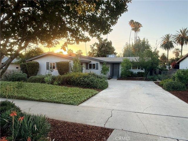 8 Dale Ln, Redlands, CA 92373