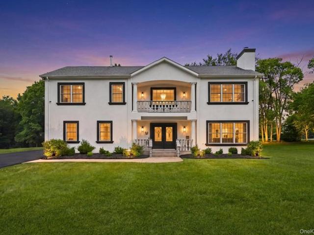 8 Darmstadter Rd, Bloomingburg, NY 12721