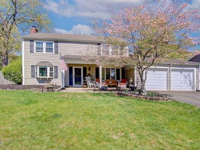 8 Darby Rd, Marlboro, NJ 07746