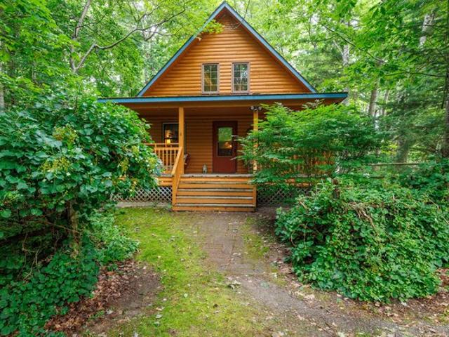 8 Day Lily Ln, Bar Harbor, ME 04609